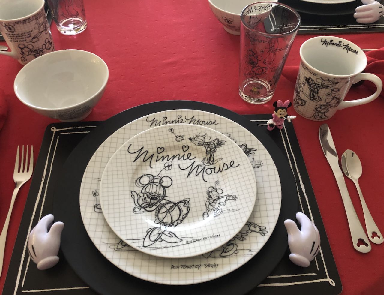 “Drawing Disney” Tablescape – “Disney Love” for All Seasons - Life is ...