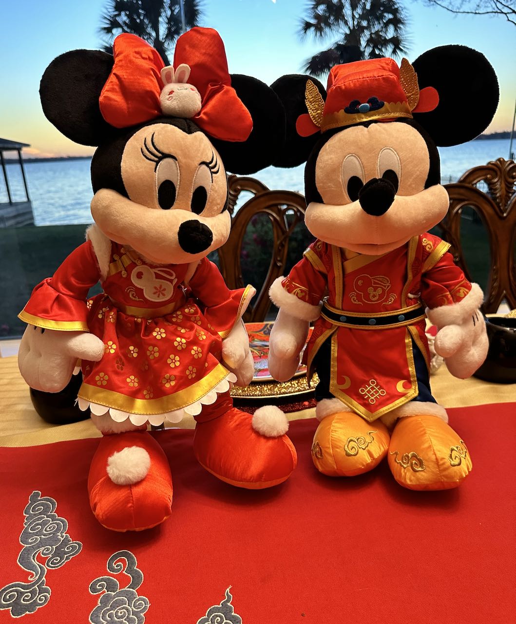 Mickey and Minnie and their Dragon Friends Celebrate the Lunar New Year ...
